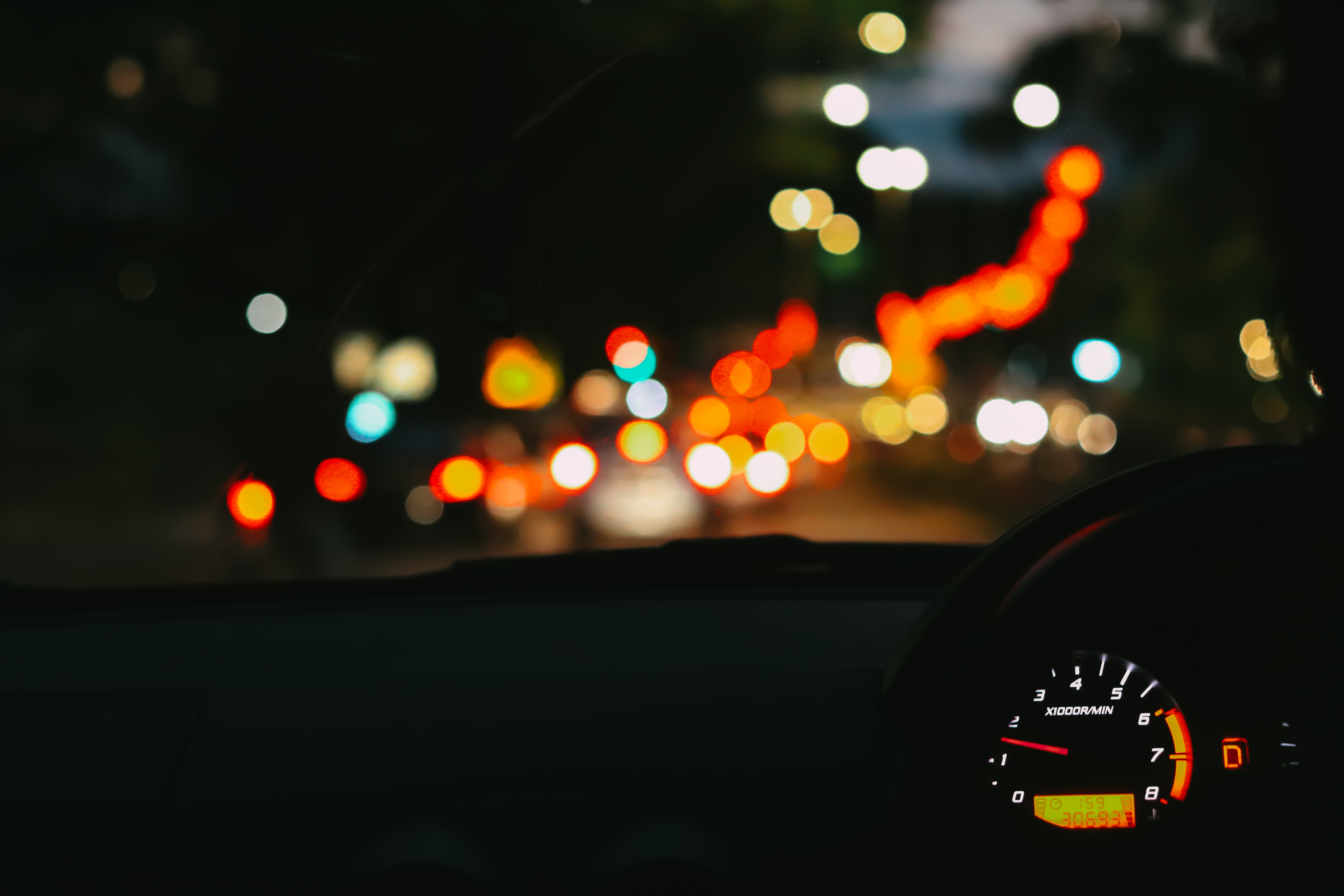 Tips for Driving at Night | LeaseLoco